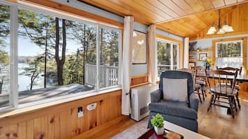 Casa, várias camas (Settlers Cottage) | Sala de estar