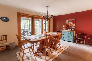 Casa de campo, várias camas (Loon Cove Cottage)
