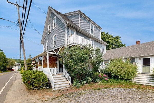 Charming, Historic Cottage With Modern Upgrades - Stroll To Dining & Attractions - Boothbay Harbor, ME