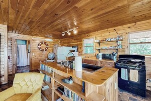 Cabana, 1 cama Queen e sofá-cama, cozinha (Heron's Nest) | Cozinha privada