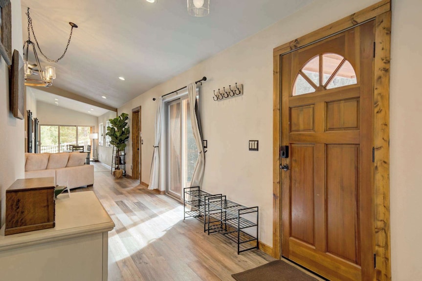 Luxury 4br Mountain Retreat W/ Hot Tub & Views - Woodland Park, CO