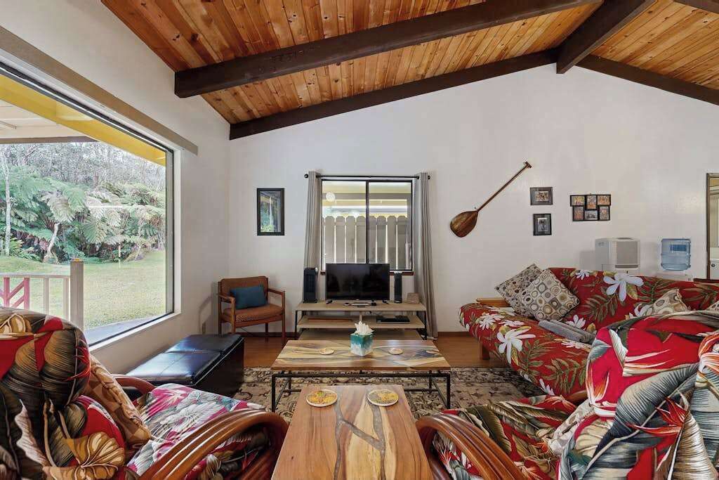 *New* Fall Special Quiet Volcano Garden Home Near Hawai'i Volcanoes Park - Volcano, HI