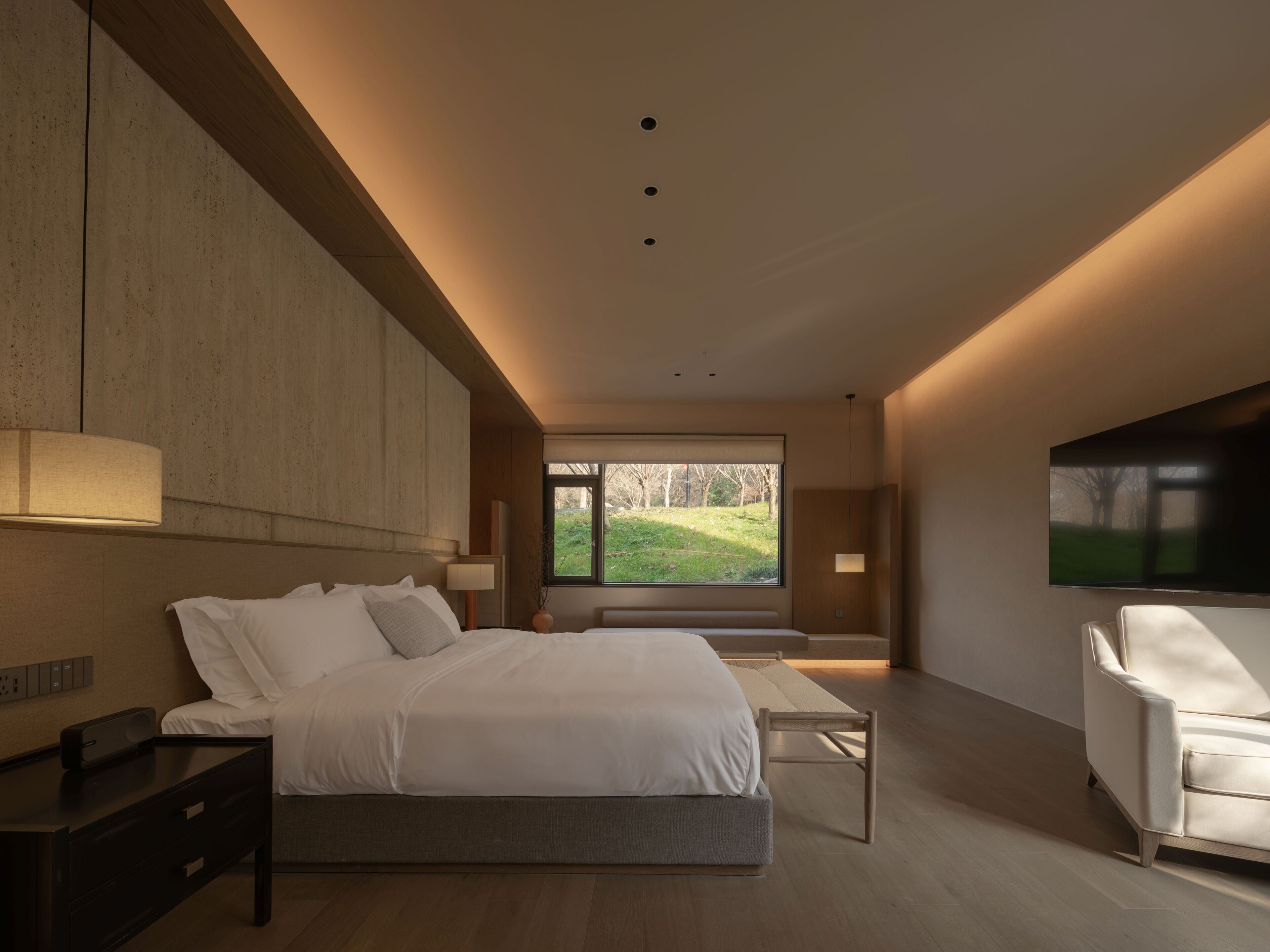 Quarto Clássico com Cama de Casal | Secretária, Wi-fi grátis, roupa de cama fornecida 
