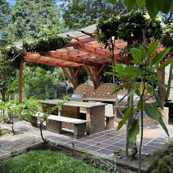 Aramat West - Quindio