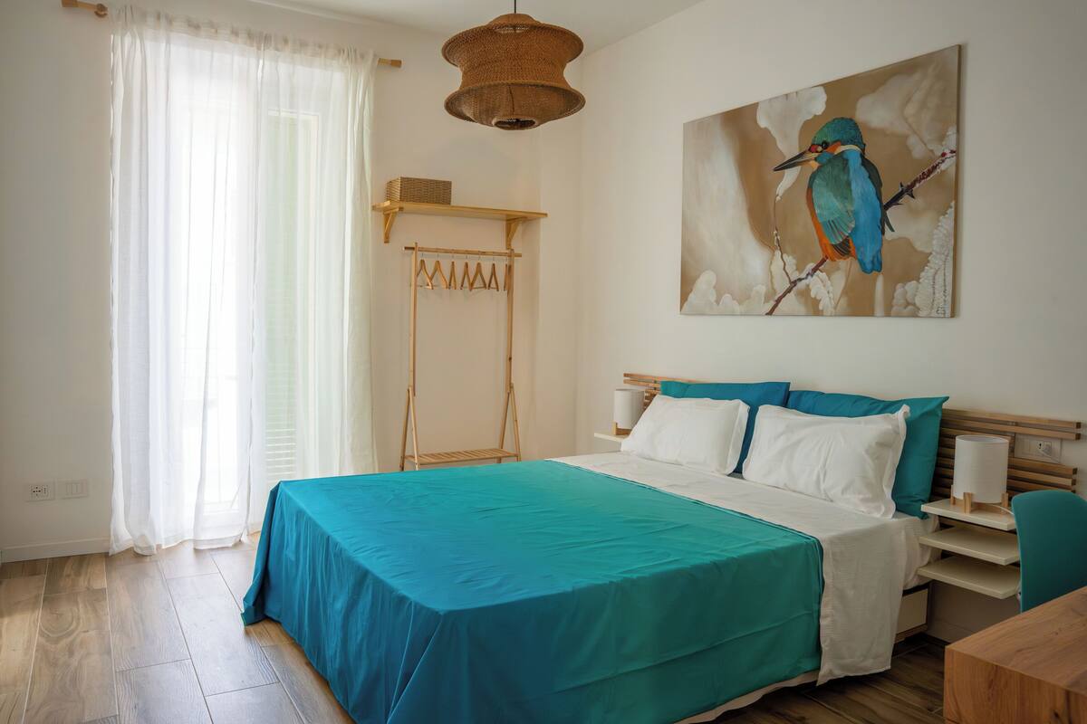 Quarto casal, sacada | Escrivaninha, espaço de trabalho para notebook, Wi-Fi de cortesia