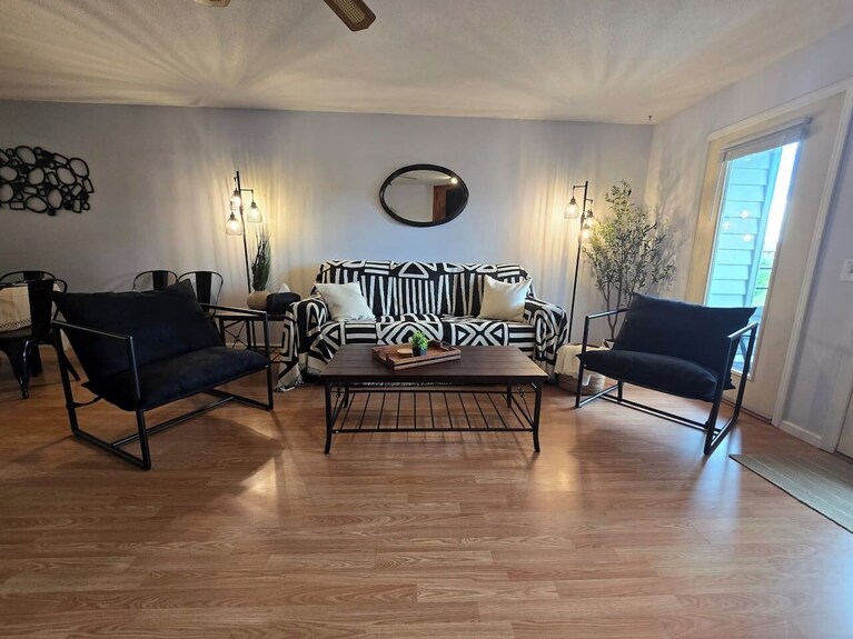 Cozy Haven-a 2 Story Condo By Lake Delton - Lake Delton, WI
