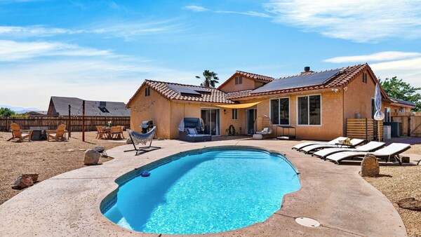 The Light Of The Desert By Avantstay Pool + Firepit + Bbq Mins To National Park + Dt Yucca Valley - Joshua Tree National Park