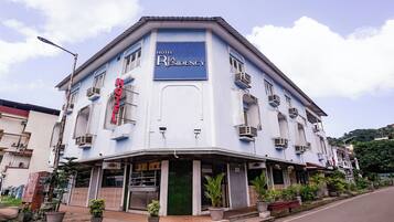 Fachada da propriedade