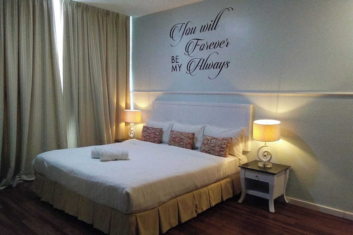 Quarto Duplo Superior | Secretária, Wi-fi grátis, roupa de cama fornecida 