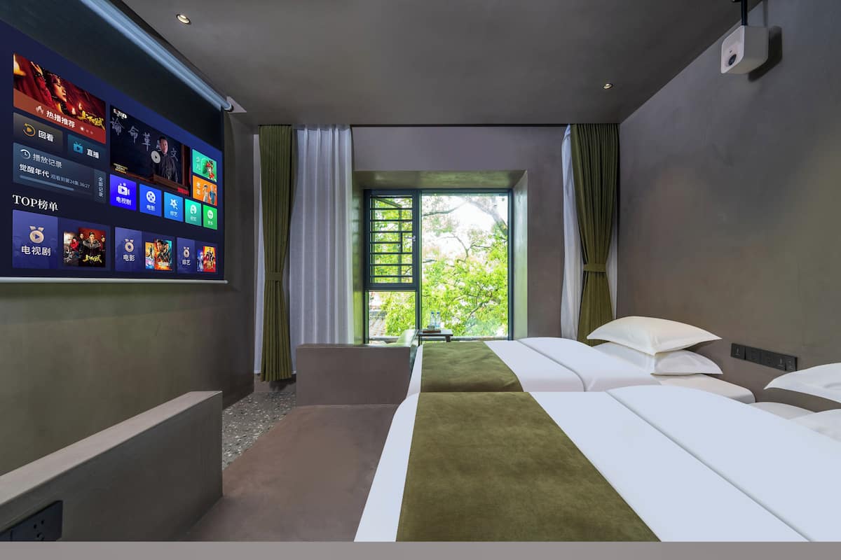 Quarto casal ou duplo econômico | Cortinas blackout, quartos à prova de som, Wi-Fi de cortesia