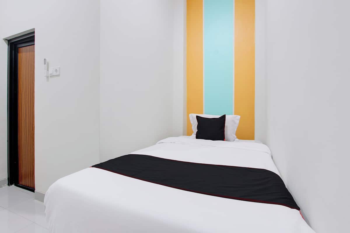 Quarto solteiro luxo | Wi-Fi de cortesia, roupa de cama