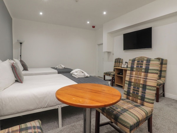Luxury Winter Gardens Apartment 1 - Blackpool