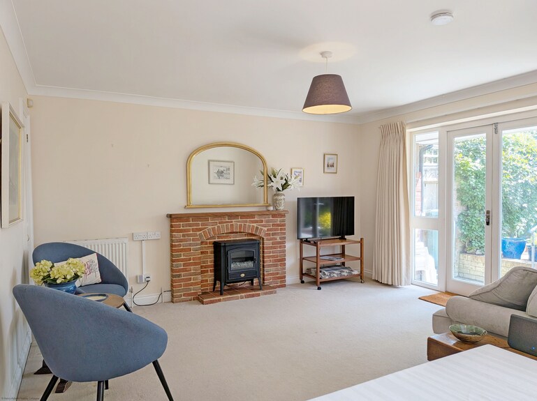 Apple Cottage - Emsworth - A Cottage That Sleeps 5 Guests In 3 Bedrooms - Hayling Island