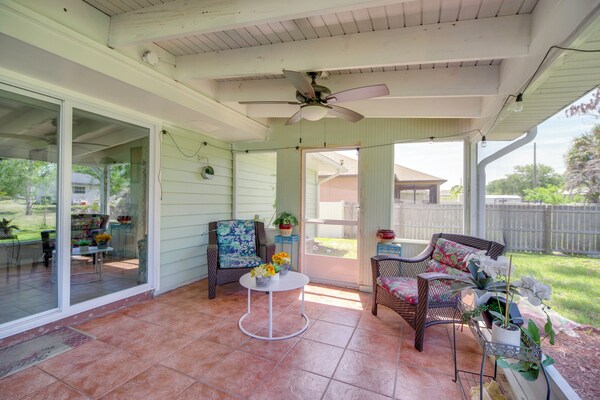 Large Yard, Porch! Pet-friendly Home In Palm Bay - Palm Bay, FL