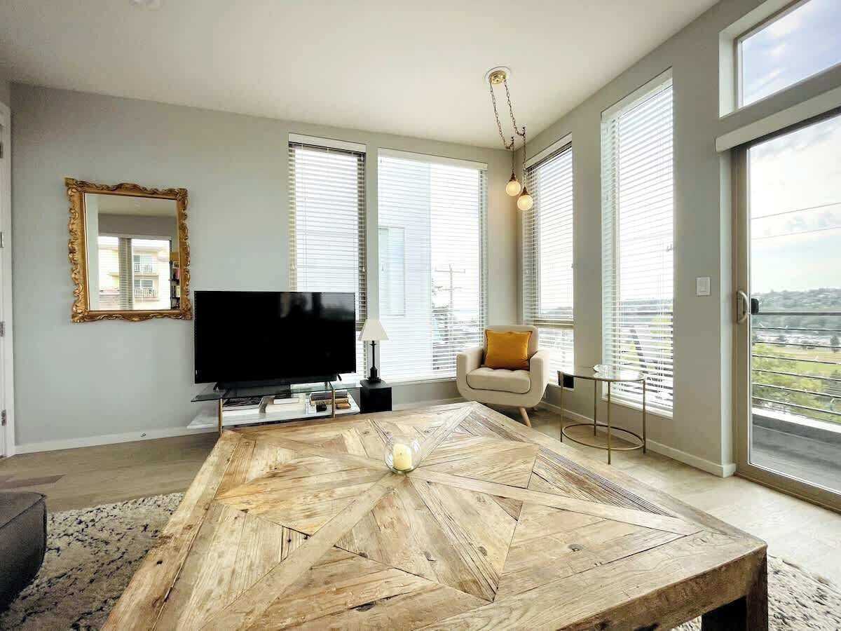 Sunset Views With Private Terrace On Queen Anne - Ballard - Seattle