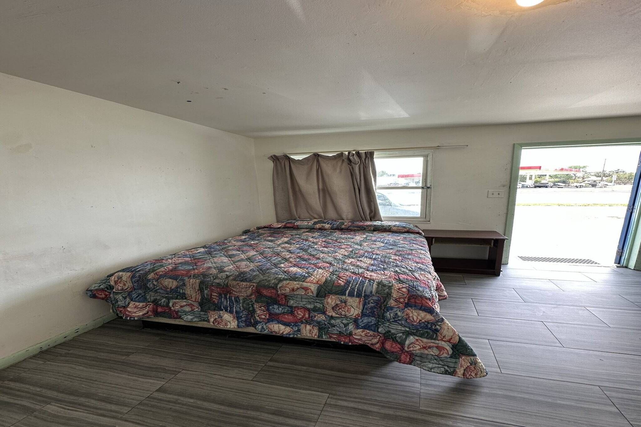 Cama Tamaño Queen | Fumadores | Tampa - Tampa