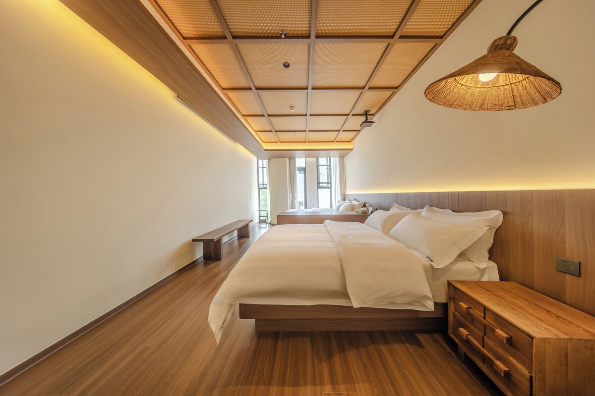 Quarto Duplo ou Twin de Luxo, vista para o pátio | Cortinas/cortinados opacos, quartos insonorizados 