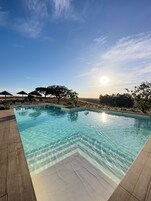 Piscina exterior sazonal