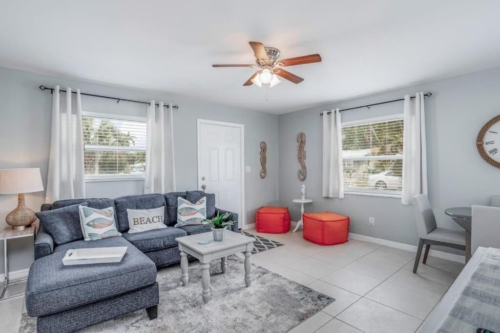 Prime Location Home | Fenced Patio & Screened Porch - Naples, FL