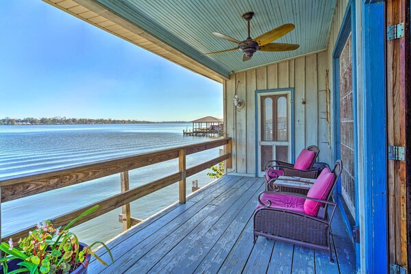 River Waterfront Retreat W/ Dock & Fire Pit - Louisiana