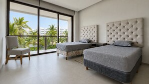 Loft luxo, sacada, vista para a piscina | Cortinas blackout, Wi-Fi de cortesia