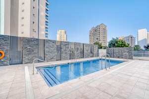 Piscina exterior sazonal 