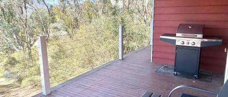 Chalé Panorâmico, 1 quarto, banheira de hidromassagem grande, vista para o lago | Terraço/pátio interior