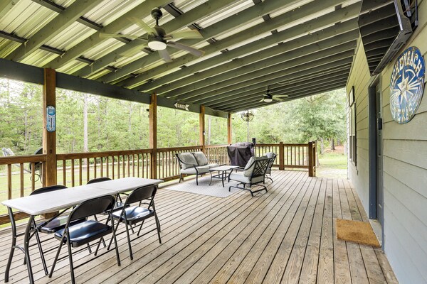 Fire Pit & Yard! Rayburn Country Resort Escape - Sam Rayburn, TX