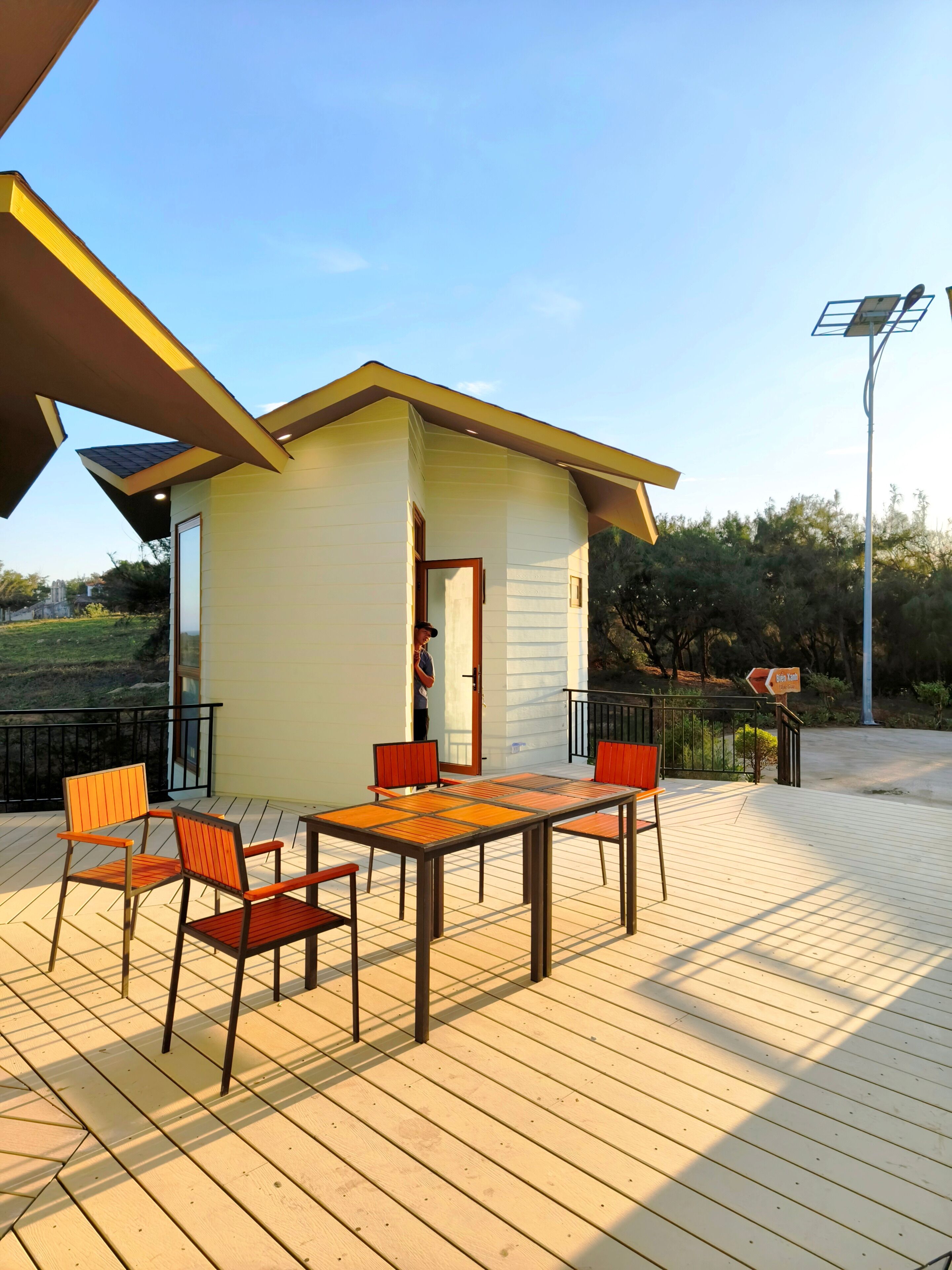 Bungalow, vista para o jardim | Refeições ao ar livre