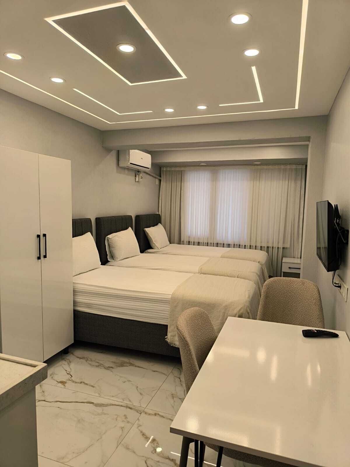 Quarto superluxo, vista para o jardim | Escrivaninha, espaço de trabalho para notebook