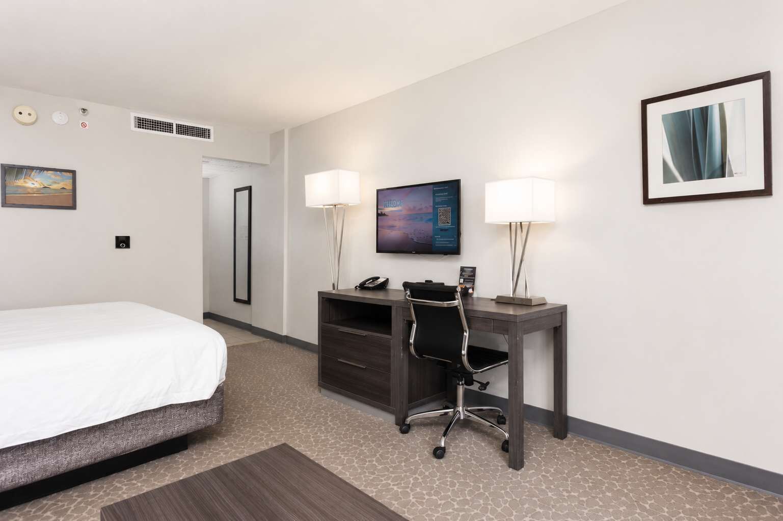 The Aqua Palms | Near Waikiki Beach + Free Parking - Honolulu, HI