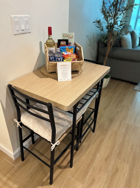 24th Floor City View. Luxury Downtown Apartment, Pool, Spa, Gym, Free Parking. - Fort Myers, FL