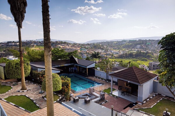 Poolside View Guest House - Kigali