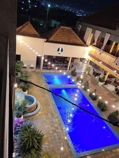 Lux Primera Hotel