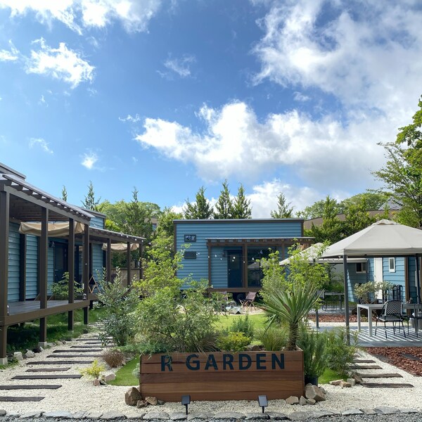 R Garden - Japan
