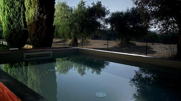 Piscina exterior sazonal