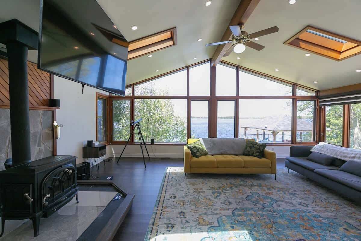 Lakefront Retreat W/ Gazebo, Fire Table & Fishing - Kawartha Lakes