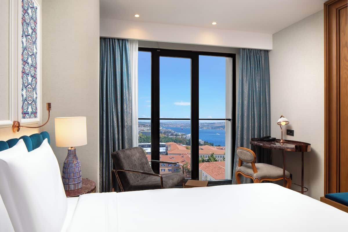 Quarto luxo, 1 cama King, vista para o mar | Quartos à prova de som, Wi-Fi de cortesia