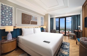 Quarto luxo, 1 cama King | Quartos à prova de som, Wi-Fi de cortesia