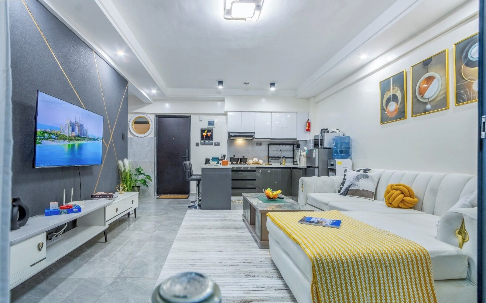 Smart TV 55 polegadas com canais a cabo, Netflix, filmes recentes