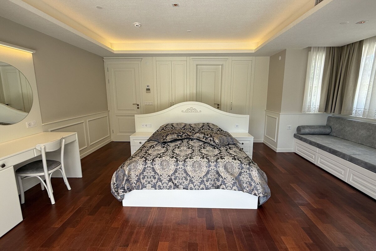 Roupa de alta qualidade, minibar, roupa de cama fornecida 