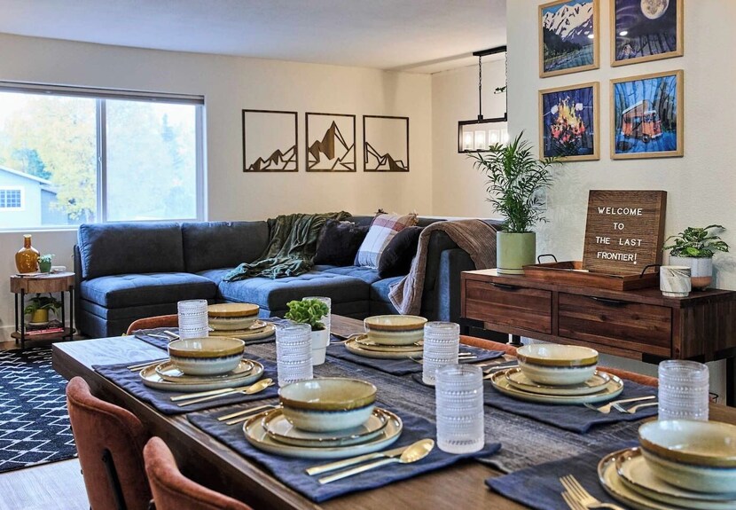 The Hideaway | Sleeps 6 | 10 Mins From Airport - Anchorage, AK
