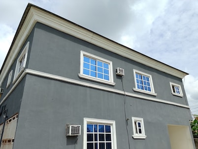 Intelligent plus hotel and suites