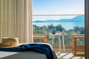 Quarto luxo, sacada, vista para o mar | Cofres nos quartos, escrivaninha, quartos à prova de som