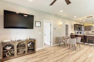 Casa (2 Bedrooms) | Interior