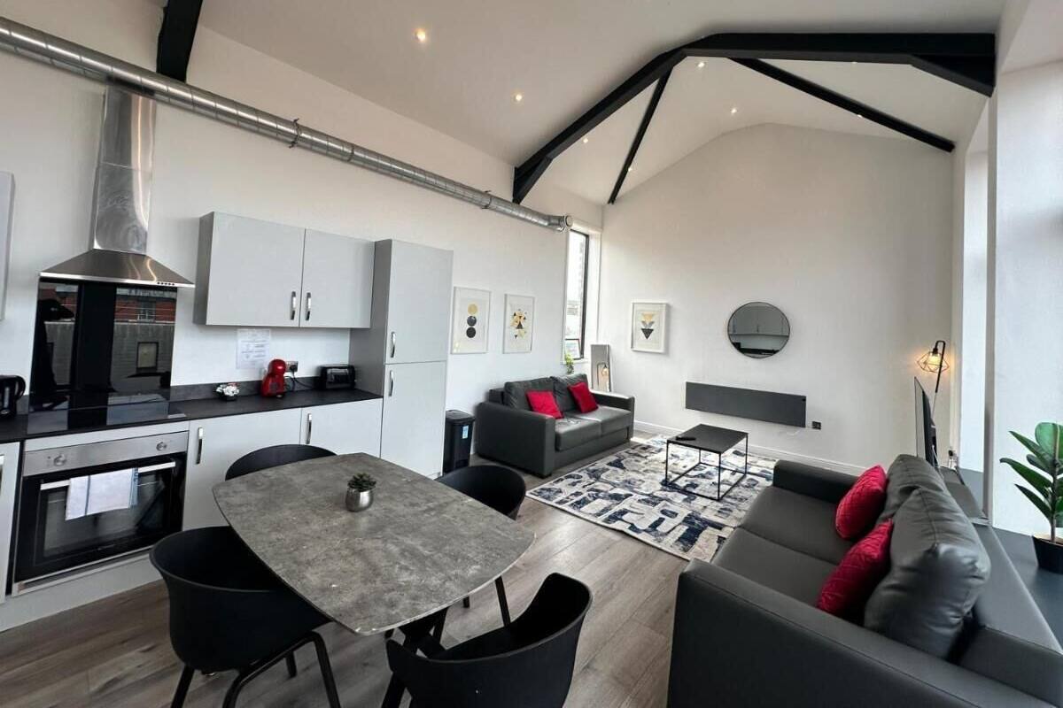 Penthouse Nobre, 2 quartos, não fumadores, Vista para a cidade | Cozinha privada | Uma máquina de café expresso, um frigorífico/congelador grande