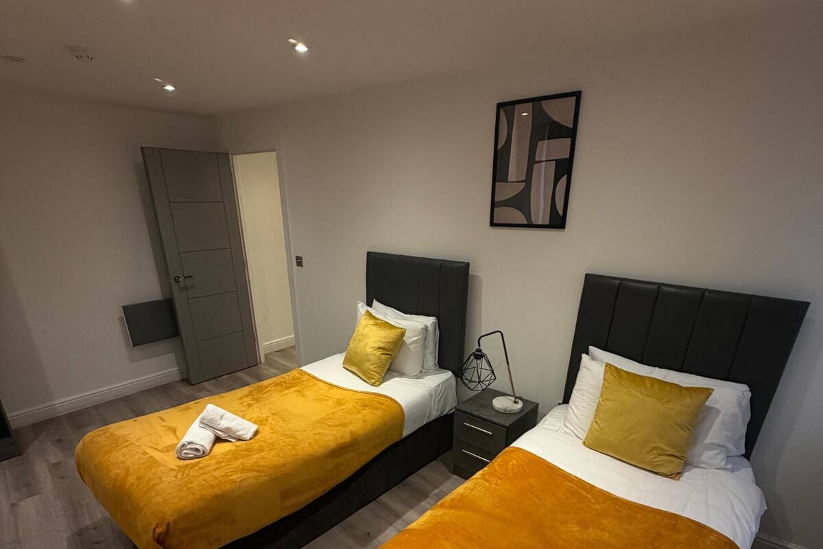 Apartamento Familiar | Cortinas/cortinados opacos, ferro/tábua de engomar, Wi-fi grátis