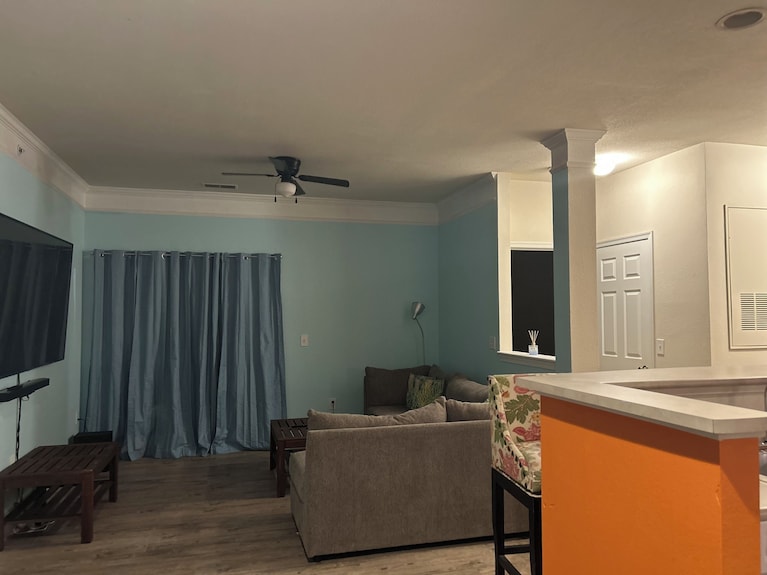 Bright Apartment In A Superb Virginia Beach Location With Ac - Virginia Beach, VA