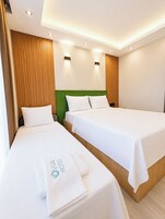 Quarto Duplo ou Twin Standard, varanda | Cofre no quarto, secretária 