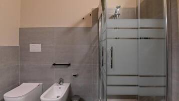 Quarto Duplo Superior, varanda, vista para o mar | Casa de banho